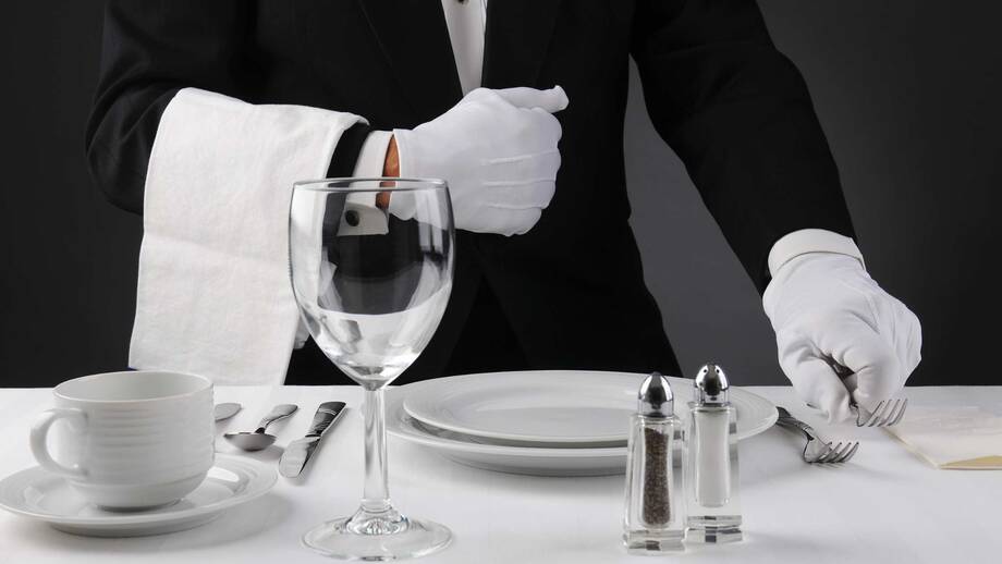 280 Unforgettable Servant Names for Your Period Drama
